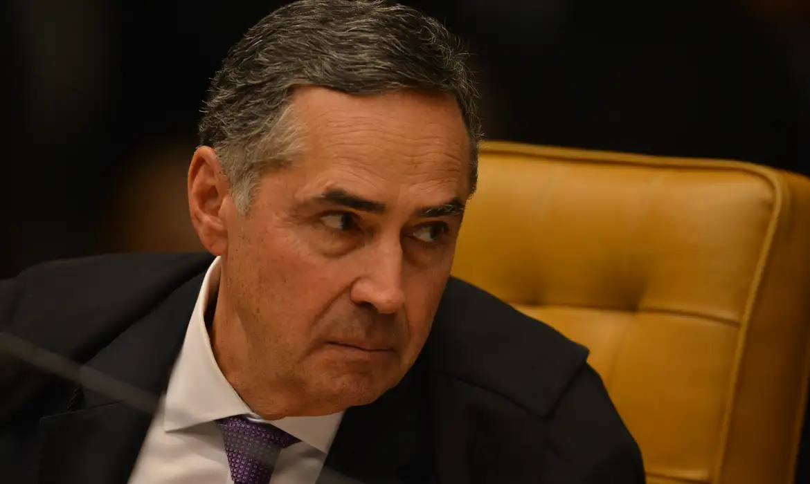 Deputados do PL compartilham vídeos sobre a filha de Barroso nas redes ...