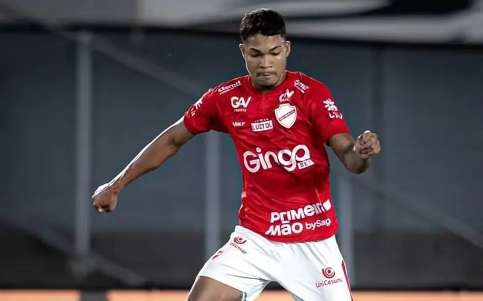 Atacante do Vila Nova é acusado de agressão a mulher em bar no Rio de ...